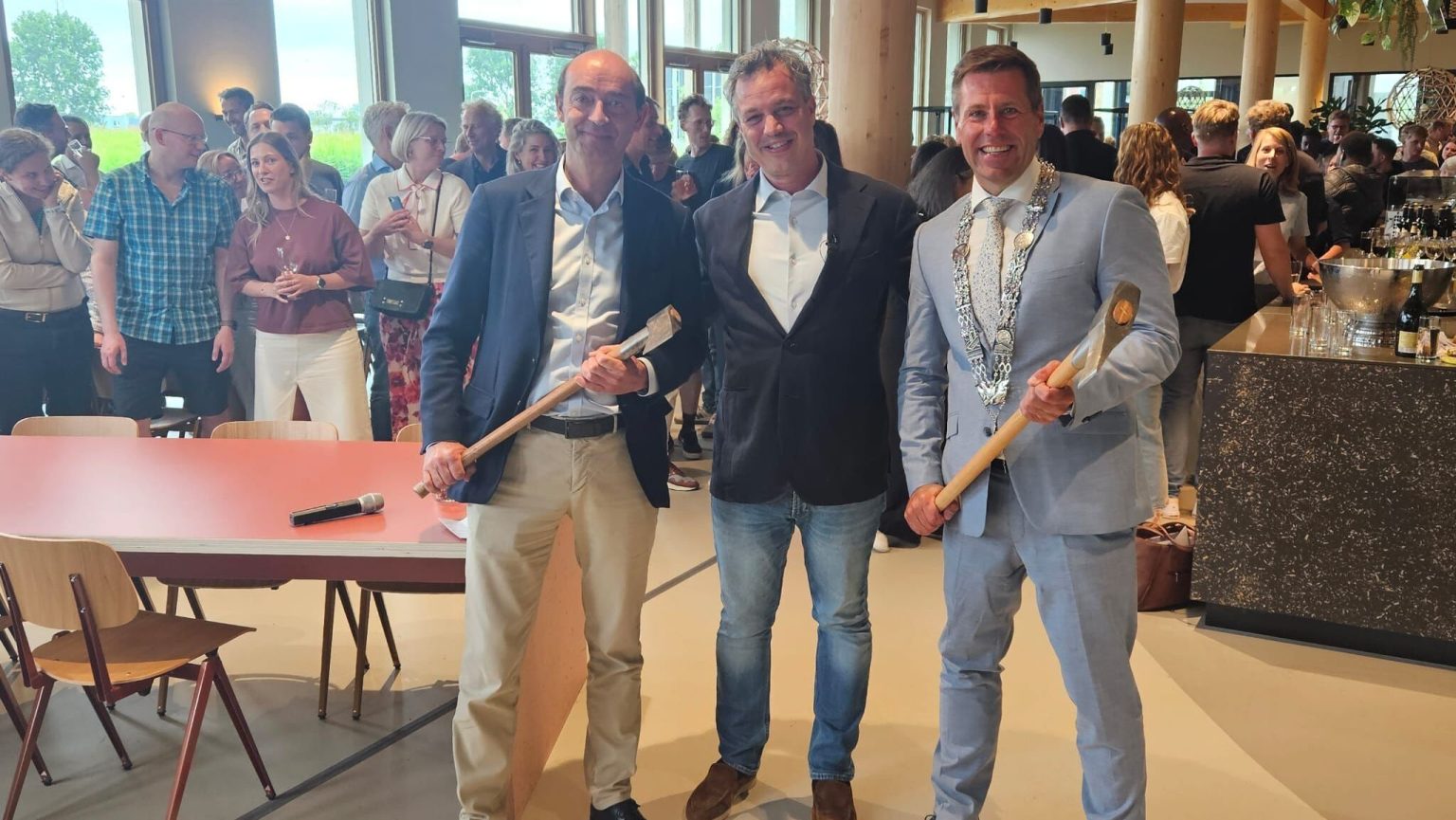 Feestelijke opening nieuw Bever-hoofdkantoor in Pijnacker-Nootdorp ...