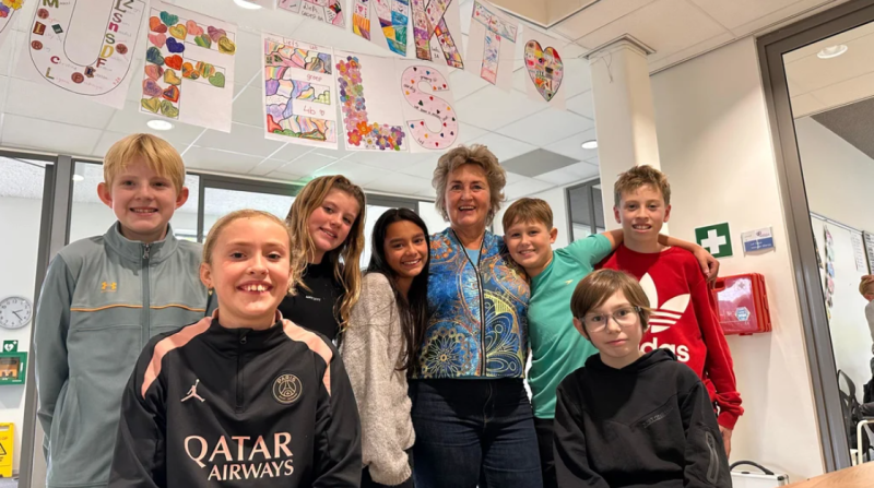 Juf Els neemt na 45 jaar afscheid van de Bomansschool - Feel Good Nieuws